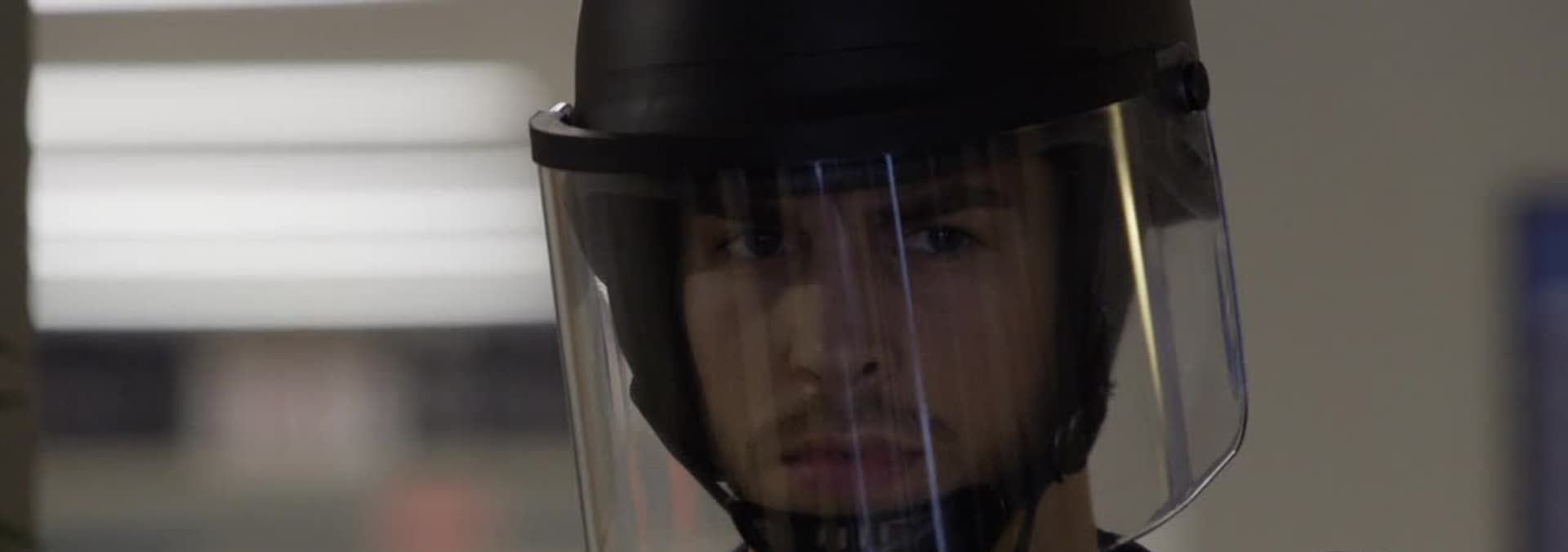 Watch Containment S01:E03 - Be Angry at the Sun - Free TV Shows | Tubi