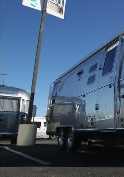 Watch Big Time RV S02:E05 - Too Big to Drive - Free TV Shows | Tubi