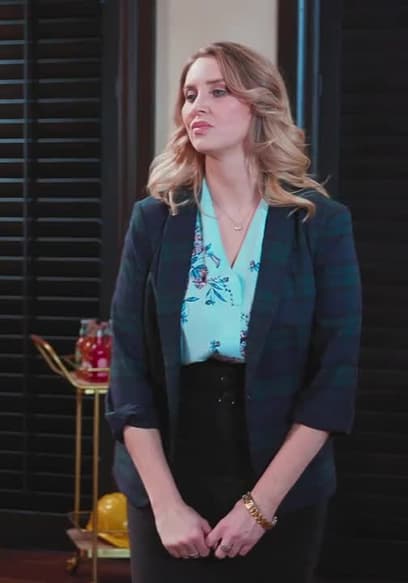 Watch The Beverlys S01:E08 - The Big Beverly Intervi - Free TV Shows | Tubi