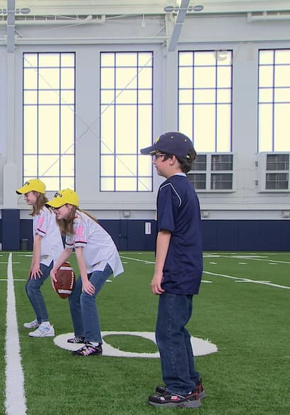 Watch Ariel & Zoey & Eli, Too S01:E05 - Three on Thr - Free TV Shows | Tubi