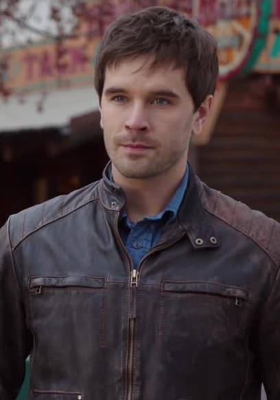 Watch Heartland S07:E17 - On the Line - Free TV Shows | Tubi