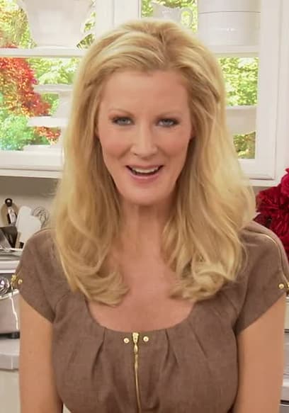 Watch Semi-Homemade Cooking With Sandra Lee S15:E02 - English Feast ...