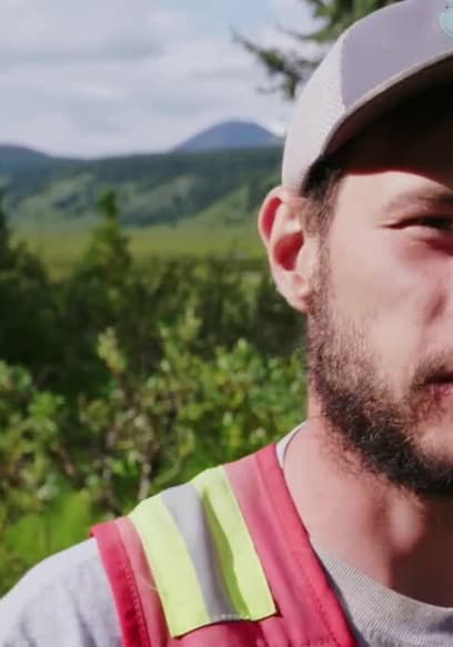 Watch Jade Fever S03:E06 - Eyes on the Prize - Free TV Shows | Tubi