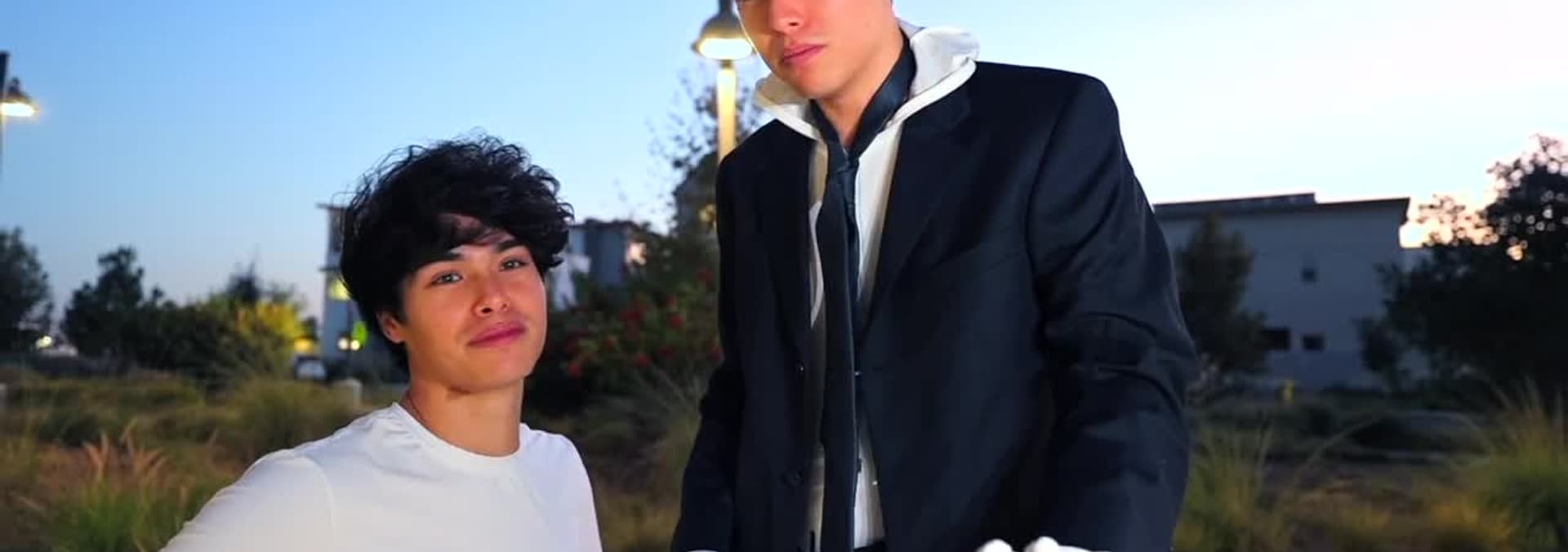 Watch Stokes Twins S01:E01 - 1,000 Pranks in 24 Hours - Free TV Shows ...