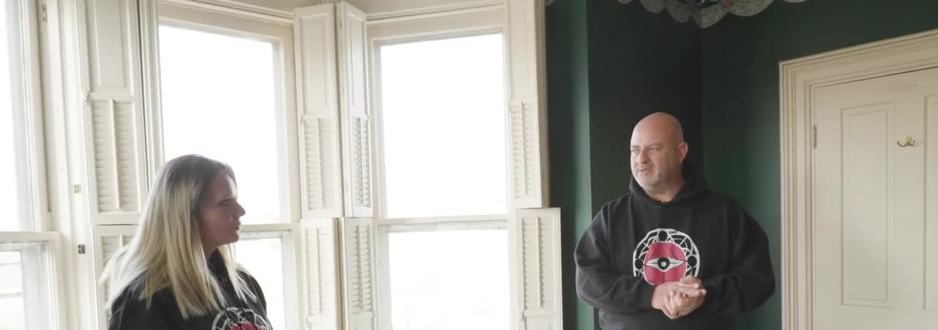 Watch Paranormal Encounters S02:E05 - The Haunted Asher Walton House ...