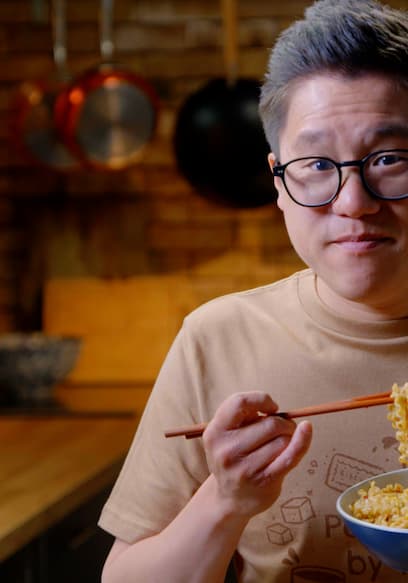 Watch Jeremy Pang's Asian Kitchen S01:E07 - Quick an - Free TV Shows | Tubi
