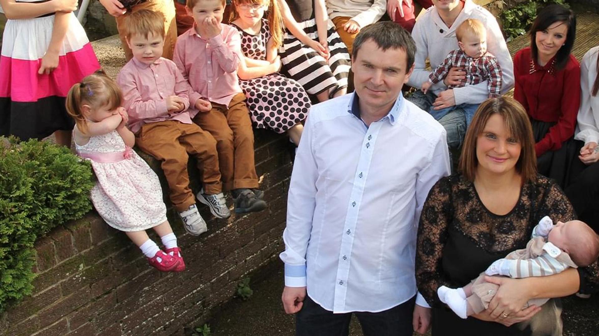 Watch 16 Kids and Counting - Free TV Shows | Tubi