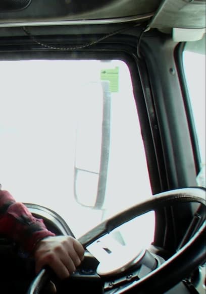 Watch Ice Road Truckers S08:E11 - Journey to the End of the Earth - Free TV Shows | Tubi