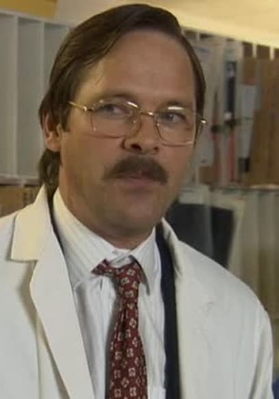 Watch Green Wing S01:E01 - Caroline's First Day - Free TV Shows | Tubi