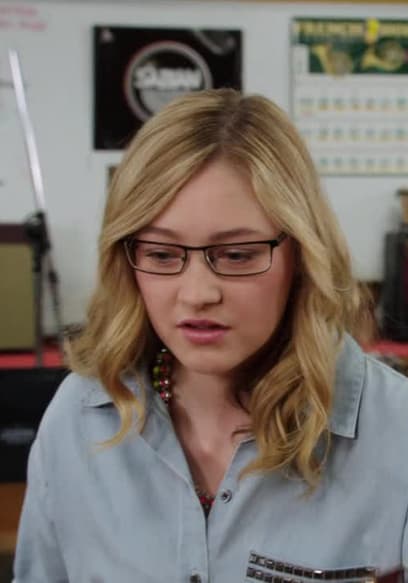 Watch Degrassi: The Next Generation S13:E331 - Barely Breathing - Free ...