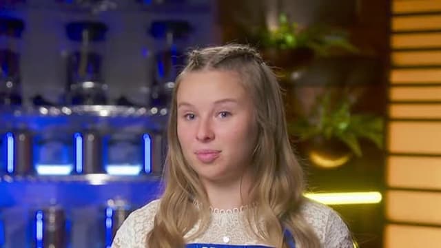 Watch MasterChef: Generations S14:E01 - Millennials Auditions - Free TV ...