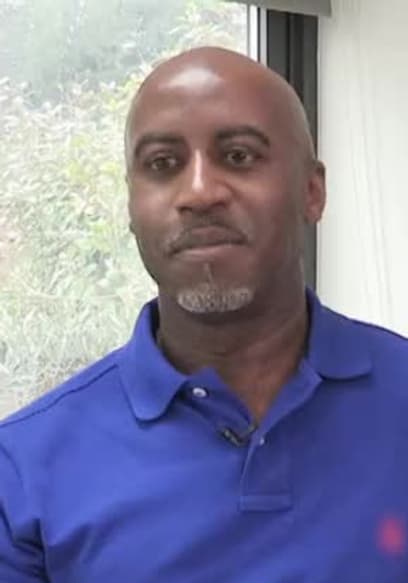 Watch Hoarders SOS (Season 1) S01:E04 - Episode 4 - Free TV Shows | Tubi