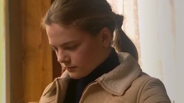 Watch The Saddle Club S02:E02 - A Horse of a Different Color (Pt. 2 ...