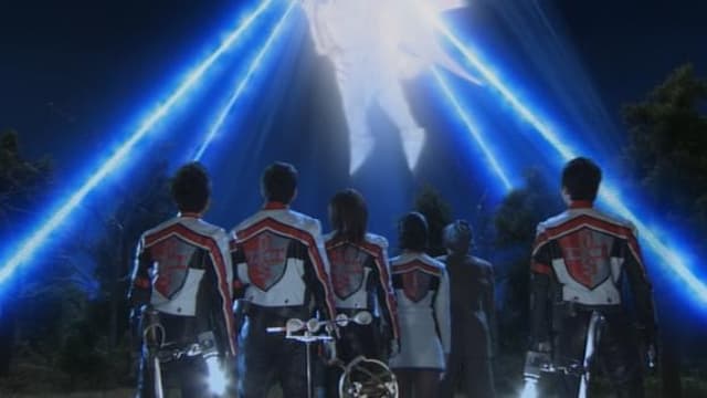 Watch Ultraman Max S01:E26 - Elly at Christmas - Free TV Shows | Tubi