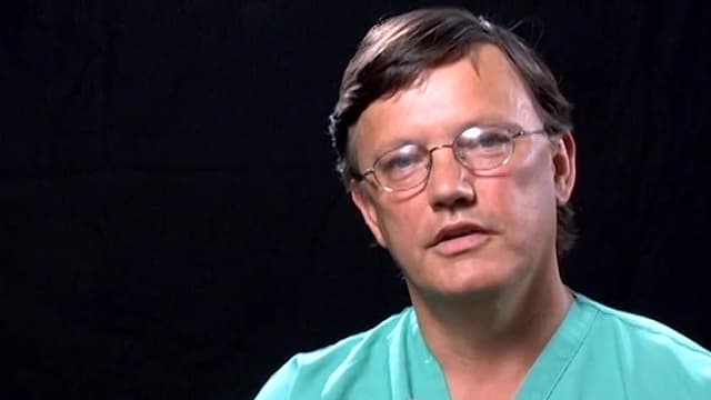 Watch Untold Stories of the ER S03:E04 - A Life in Their Hands - Free ...