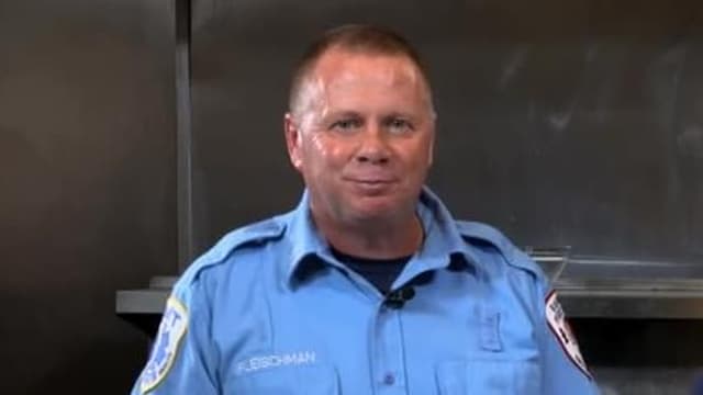 Watch Firehouse Kitchen S05:E11 - Wantagh Fire Department - Free TV ...