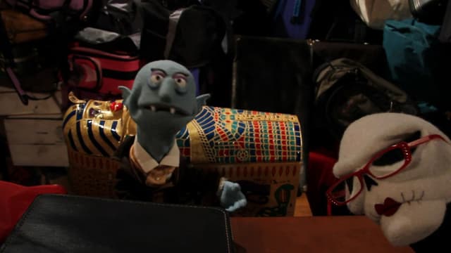 Watch Transylvania TV S01:E01 - Night Of Memotronic - Free TV Shows | Tubi