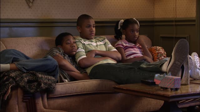 Watch Everybody Hates Chris S02:E15 - Everybody Hates Cutting School ...
