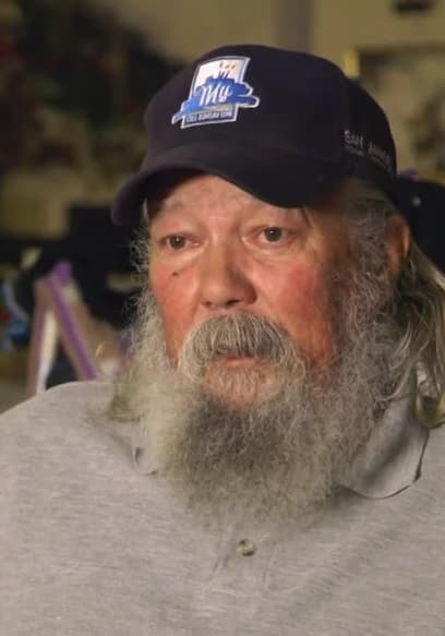 Watch Hoarders S07:E01 - Hoarders: Live - Free TV Shows | Tubi