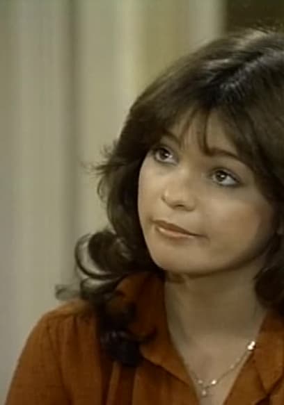 Watch One Day at a Time S07:E708 - Alex's First Love - Free TV Shows | Tubi