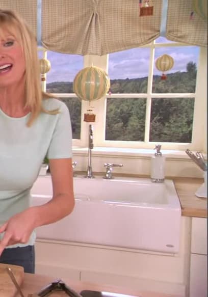 Watch Semi-Homemade Cooking With Sandra Lee S12:E12 - Eating Light ...