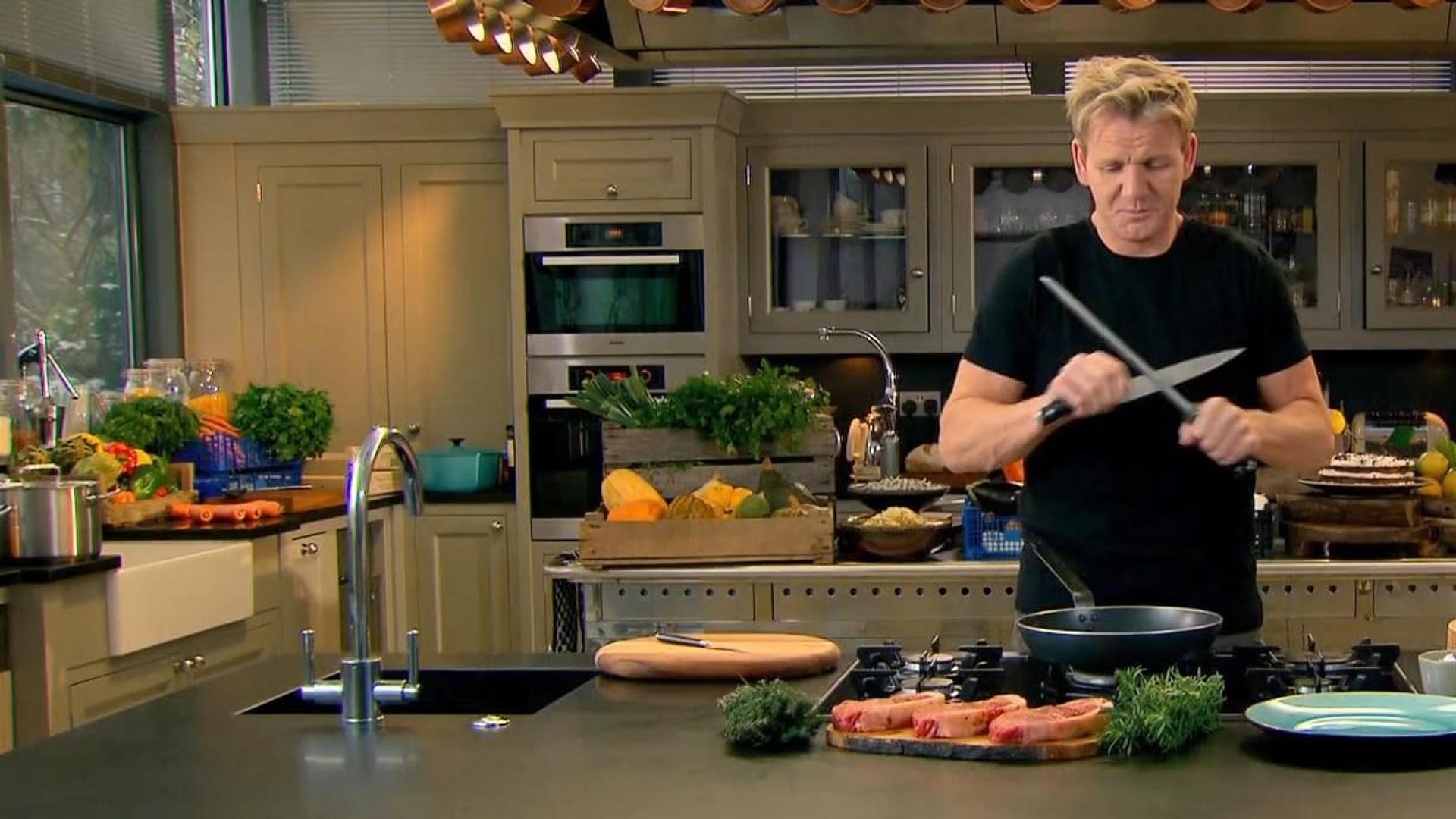 Watch Gordon Ramsay's Festive Home Cooking - Free TV Shows | Tubi