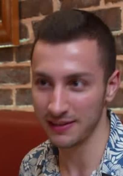 Watch Best Places to Pig Out S01:E03 - Pub Grub, Pit Meat, Pies! - Free ...