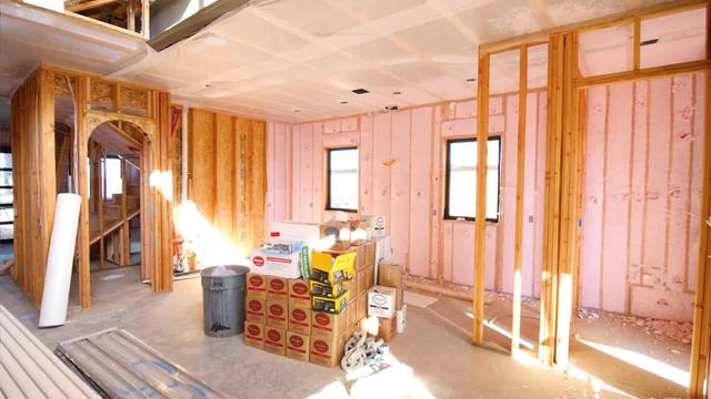 Watch Becki & Brett: From Rendering to Reality S01:E01 - Bare Bones to ...