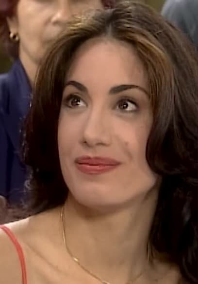 Watch Mujer Secreta S01:E21 - Capítulo 21 - Free TV Shows | Tubi