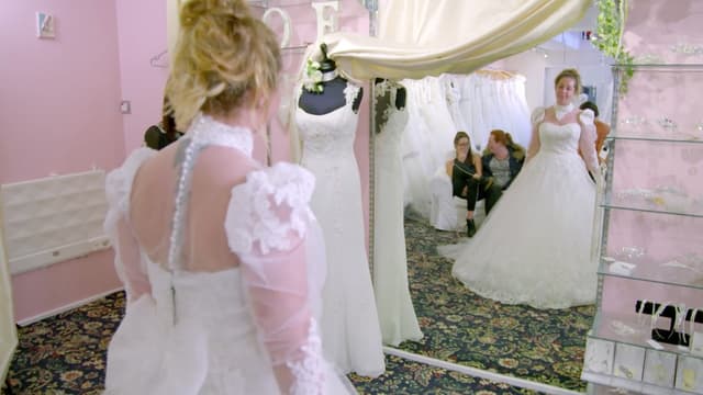 Watch Don't Tell the Bride UK S11:E12 - 80’s Aussie Soap Sacrament - Free TV Shows | Tubi
