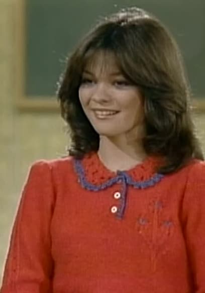 Watch One Day at a Time S07:E703 - Hardball - Free TV Shows | Tubi