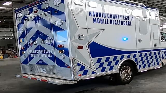 Watch Meet First Responders with Cowboy Jack S01:E01 - Ambulance Tour ...