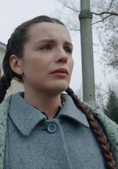 Watch The Red Queen S01:E01 - Part 1 - Free TV Shows | Tubi