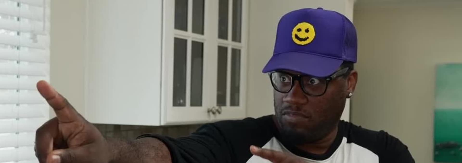 Watch The Whole Crew Is Stupid S01:E03 - Episode 3 - Free TV Shows | Tubi