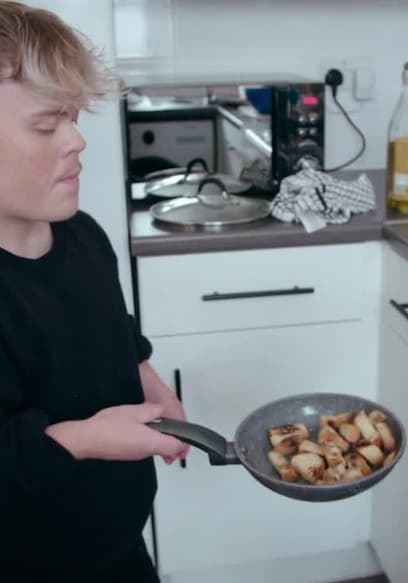 Watch Hungry for It S01:E01 - Episode 1 - Free TV Shows | Tubi