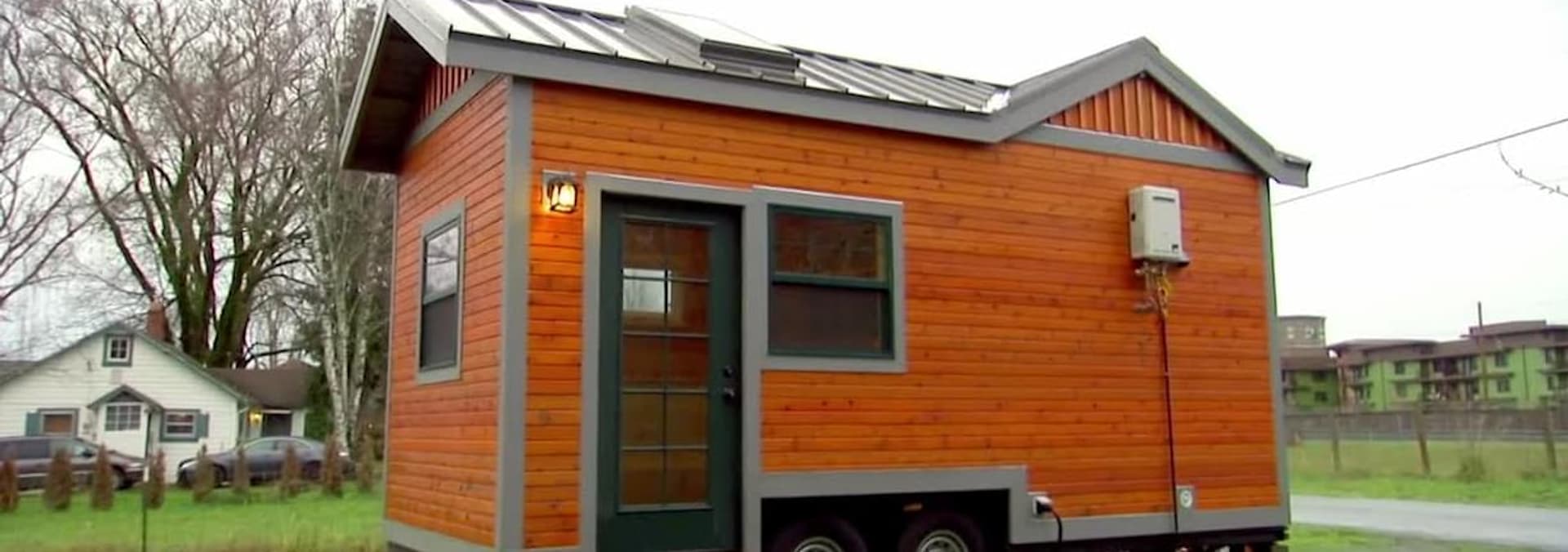 Watch Tiny House Hunters S03:E19 - Starting Over in a Tiny House - Free ...
