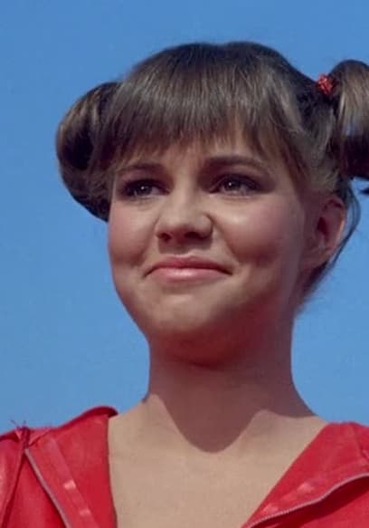 Watch Gidget S01:E13 - War Between Men, Women and Gidget, The - Free TV ...