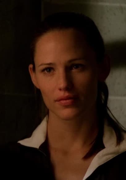 Watch Alias S02:E14 - Double Agent - Free TV Shows | Tubi