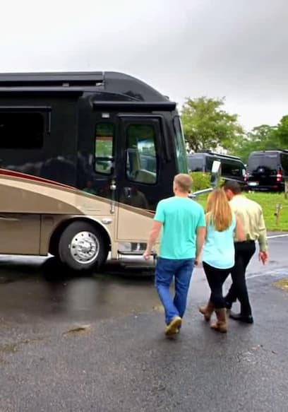 Watch Big Time RV S01:E05 - Beds Not Brawn - Free TV Shows | Tubi