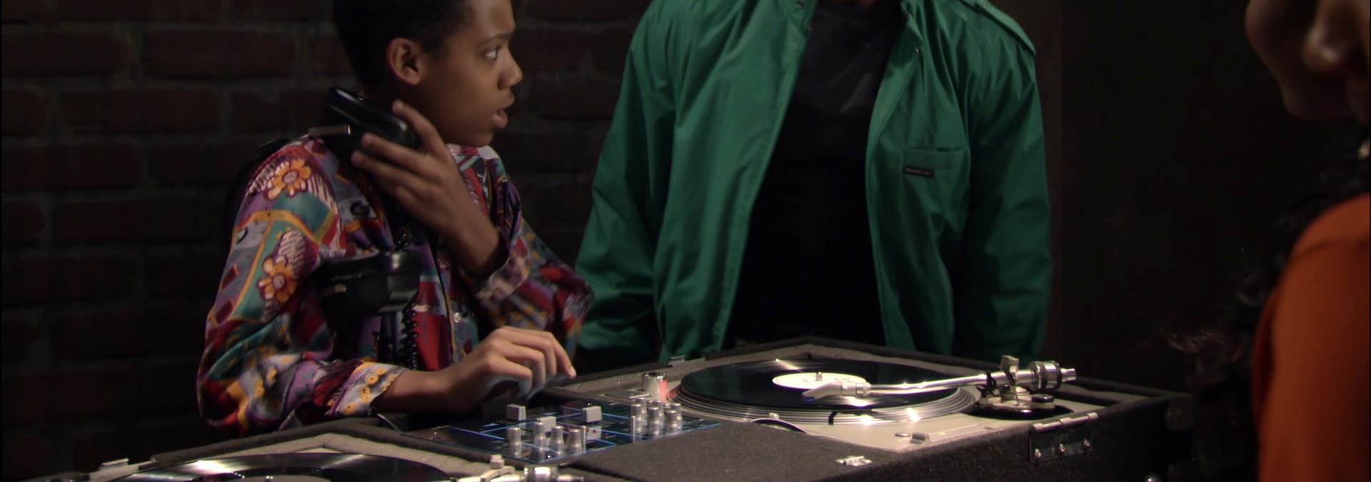 Watch Everybody Hates Chris S02:E17 - Everybody Hates DJs - Free TV ...