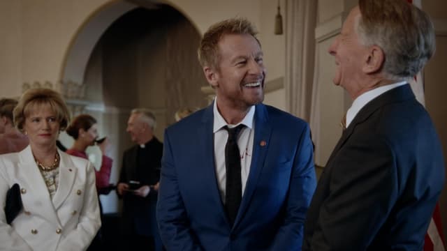 Watch Rake S05:E01 - Greene v the World - Free TV Shows | Tubi