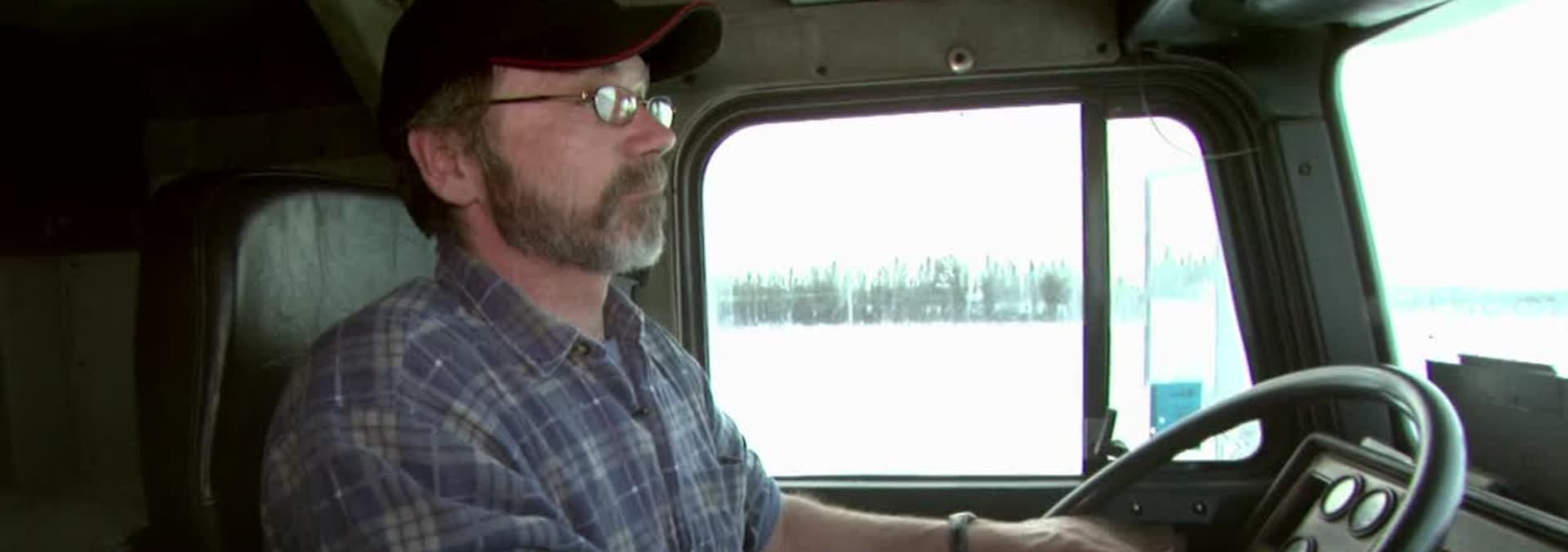 Watch Ice Road Truckers S01:E06 - Driving on Thin Ice - Free TV Shows ...