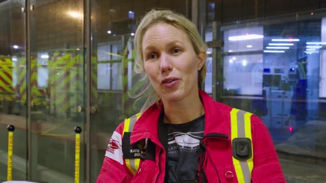 Watch Ambulance: Code Red S02:E17 - Episode 17 - Free TV Shows | Tubi