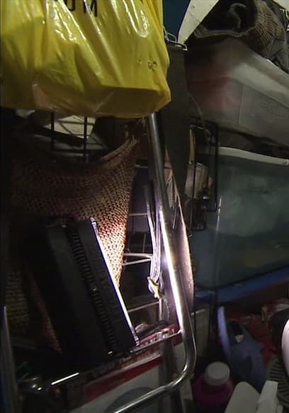 Watch Hoarders S04:E12 - Kevin/Mary - Free TV Shows | Tubi