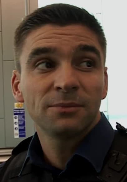 Watch Brit Cops S02:E02 - Episode 2 - Free TV Shows | Tubi