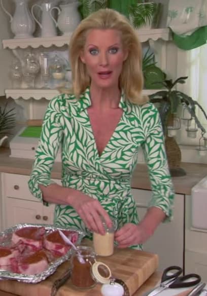 Watch Semi-Homemade Cooking With Sandra Lee S06:E04 - Free TV Shows | Tubi