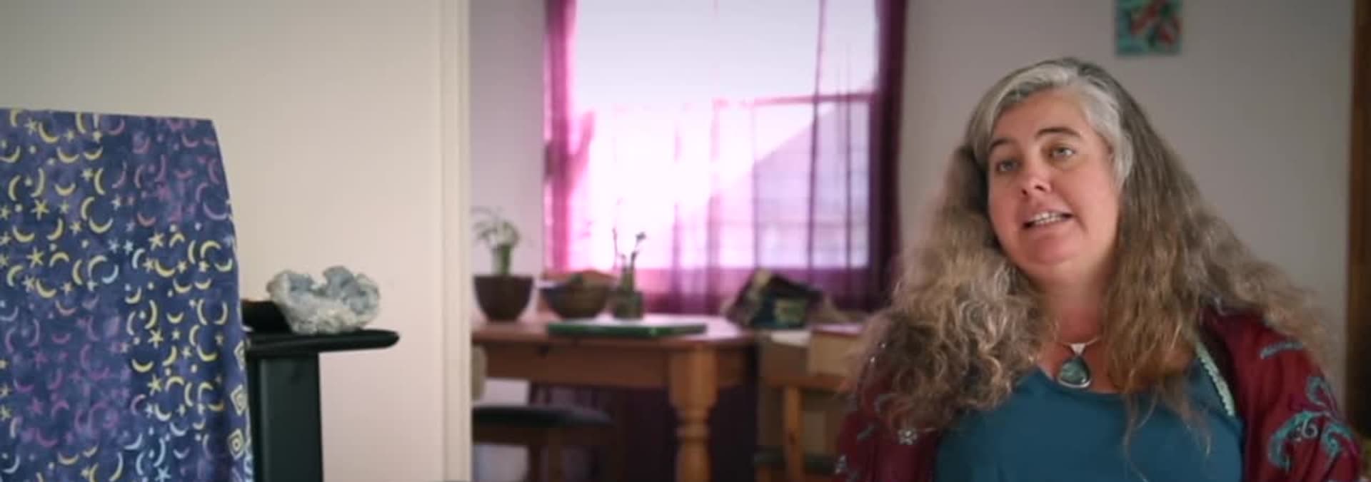 Watch Interview with E.D.: Extra Dimensionals S01:E03 - Nora Herold - Free TV Shows | Tubi