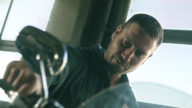 Watch Gangland Undercover S02:E01 - Nowhere Man - Free TV Shows | Tubi