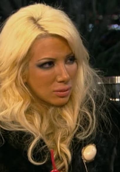 Watch Daisy of Love S01:E11 - Daisy's Do's and Don't - Free TV Shows | Tubi