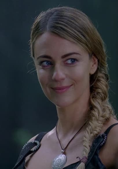 Watch Merlin S04:E12 - The Sword in the Stone (Pt. 1) - Free TV Shows ...